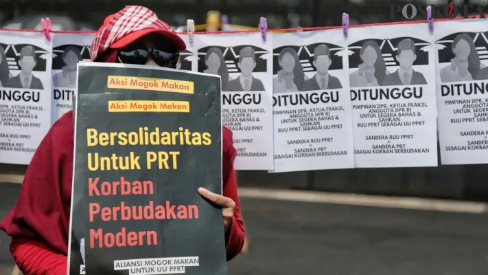 Jemur 588 Poster Tuntutan Aliansi Prt Gelar Aksi Mogok Makan Poskota