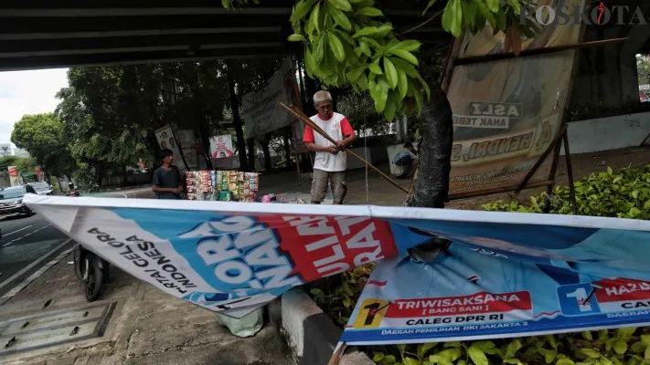 Alat Peraga Kampanye Rusak Estetika Kota dan Bahayakan Warga - poskota ...