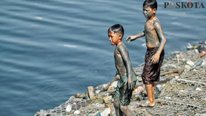 Minimnya Lahan Bermain Untuk Anak-Anak Nelayan di Pesisir Jakarta ...