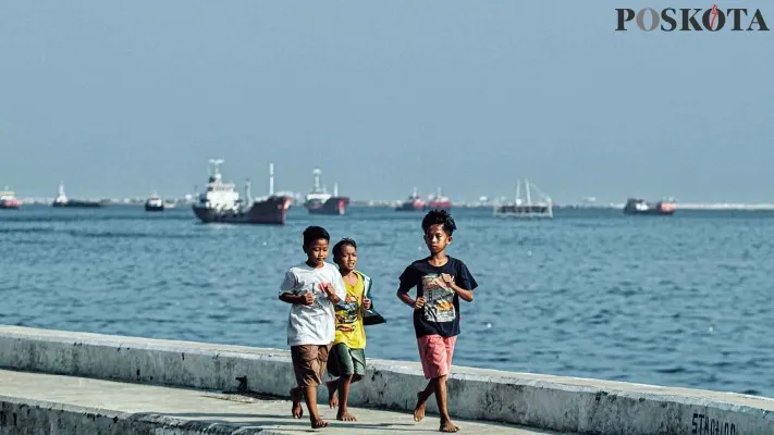 Minimnya Lahan Bermain Untuk Anak-Anak Nelayan di Pesisir Jakarta ...