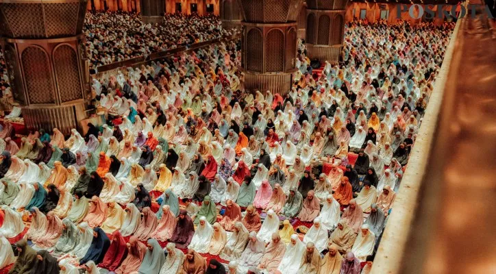 Ribuan Jemaah Padati Masjid Istiqlal Saat Tarawih Pertama - poskota.co.id Ribuan Jemaah Padati Masjid Istiqlal Saat Tarawih Pertama - poskota.co.id