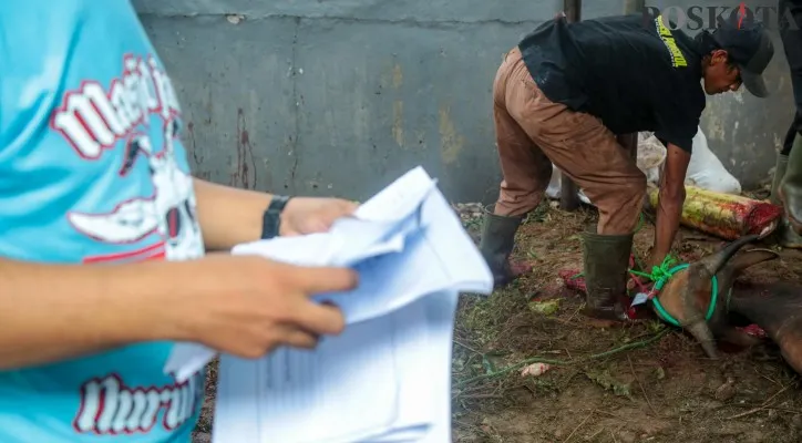 Poskota Salurkan Hewan Qurban Untuk Masyarakat di Masjid Jami Nurul ...
