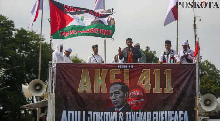 Aksi Massa 411 Minta Adili Jokowi dan Tangkap Fufufafa di Patung Kuda ...