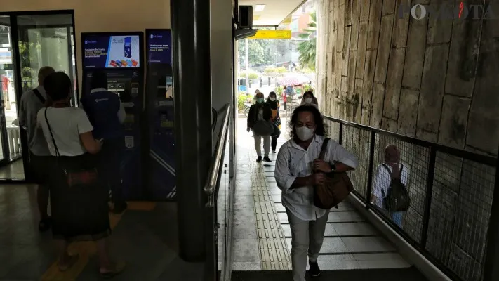 Melihat Wajah Baru Halte Senen Sentral Kembali Beroperasi - poskota.co.id