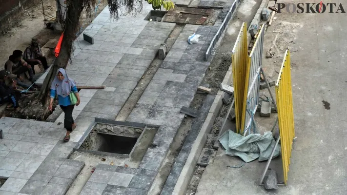 Tak Kunjung Rampung, Proyek Pendestrian Matraman Dikeluhkan Warga ...