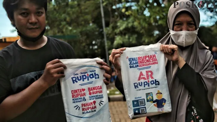 Layanan Penukaran Uang Receh Diserbu Warga - poskota.co.id