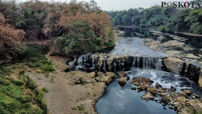 Curug Parigi di Bekasi yang Tercemar Limbah dan Berbau Tak Sedap ...