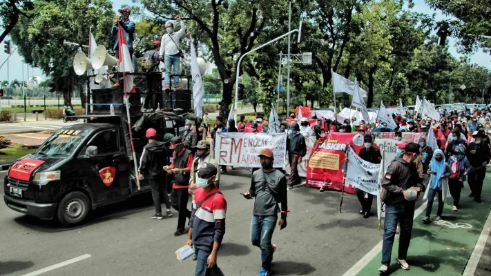 Korban Polusi Batubara di Marunda Geruduk Balai Kota - poskota.co.id